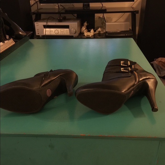 me too | Shoes | Me Too Leather Shoe Boots | Poshmark